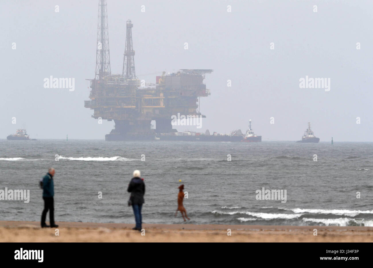 The Shell Brent Delta platform is brought to Able UK shipyard in ...