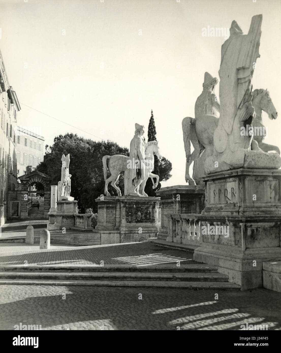 Dioscuri hi-res stock photography and images - Alamy