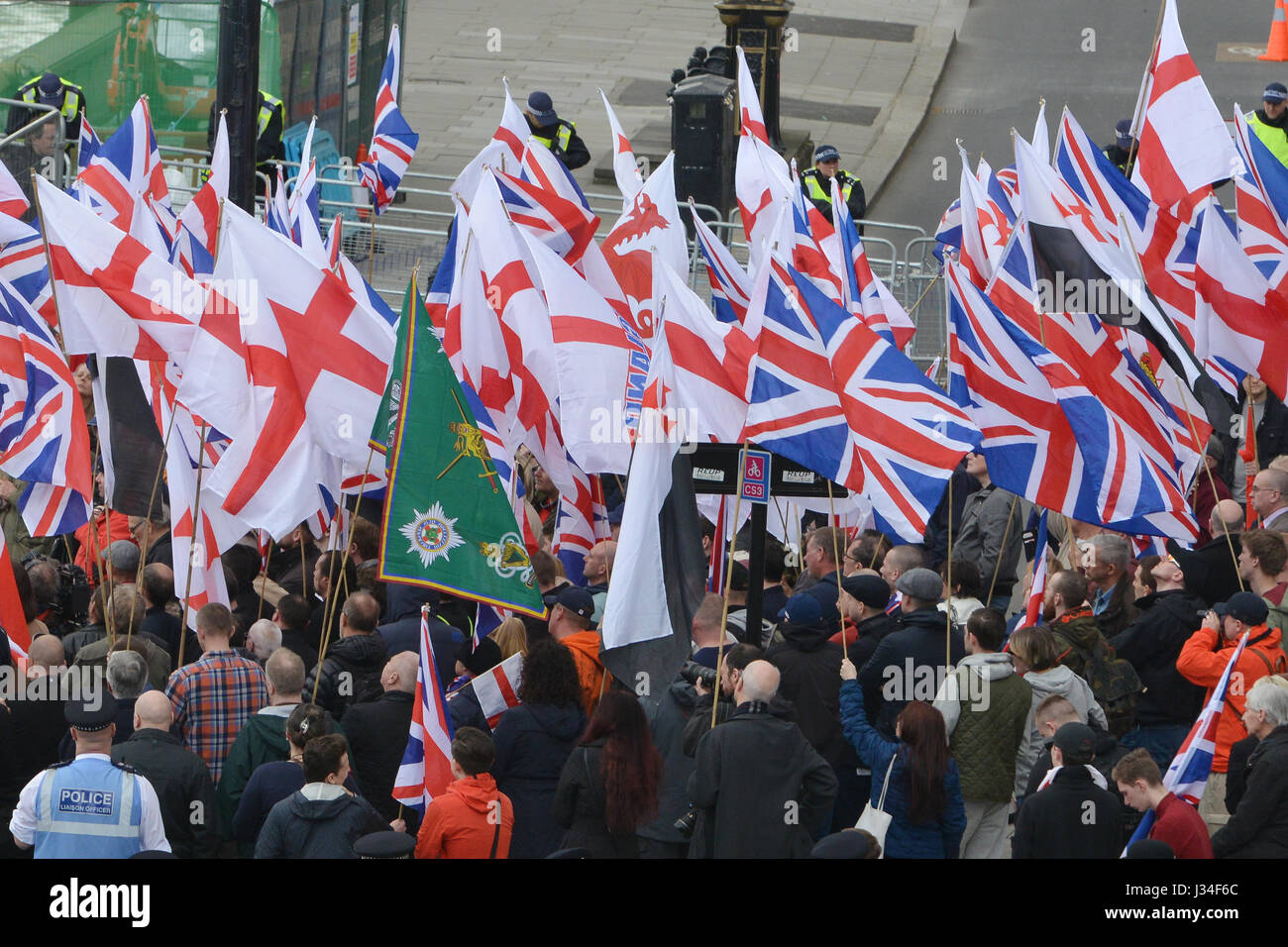 After the terrorist attack in Westminster, Britain First hold anti ...