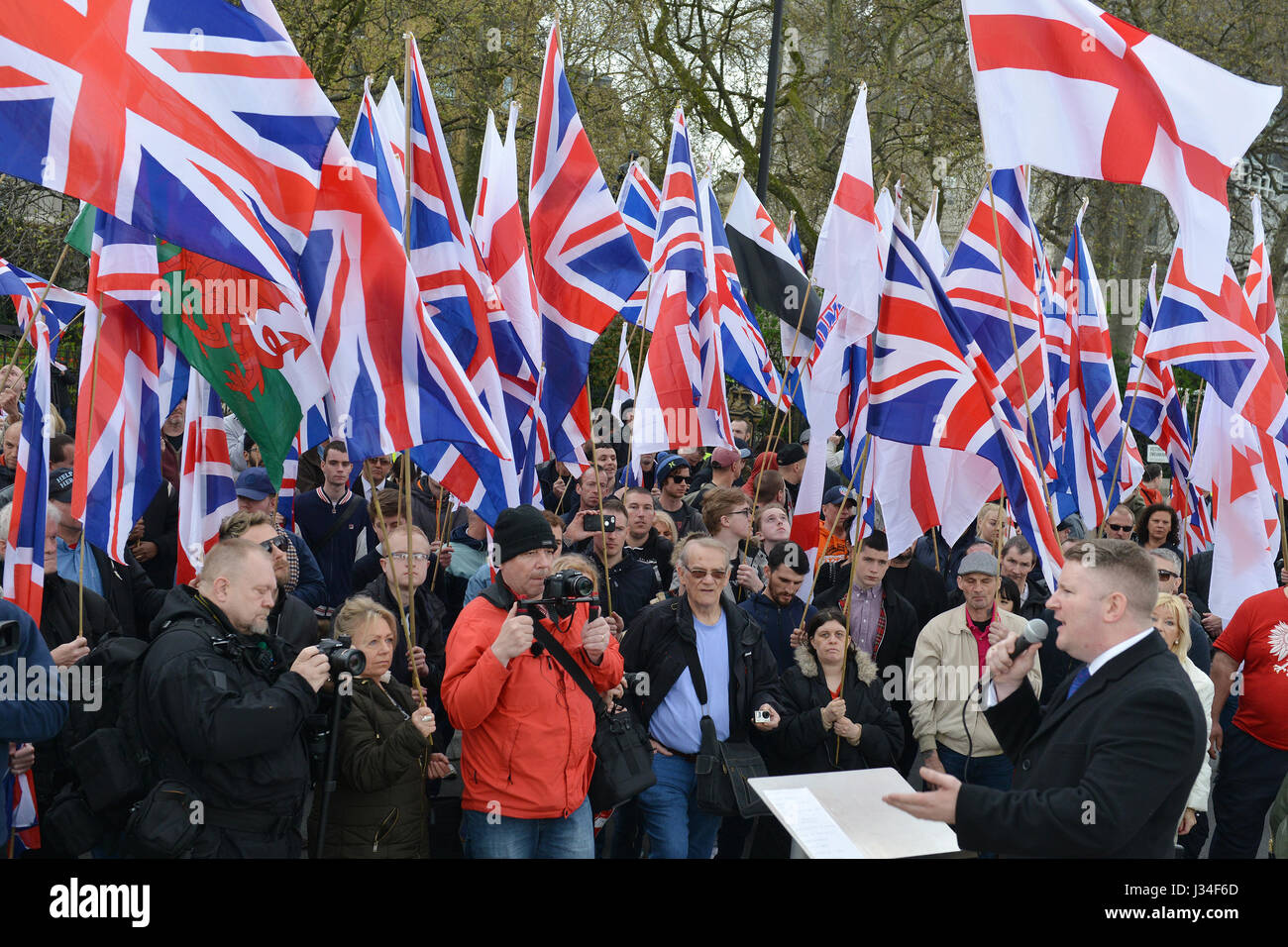 After the terrorist attack in Westminster, Britain First hold anti ...