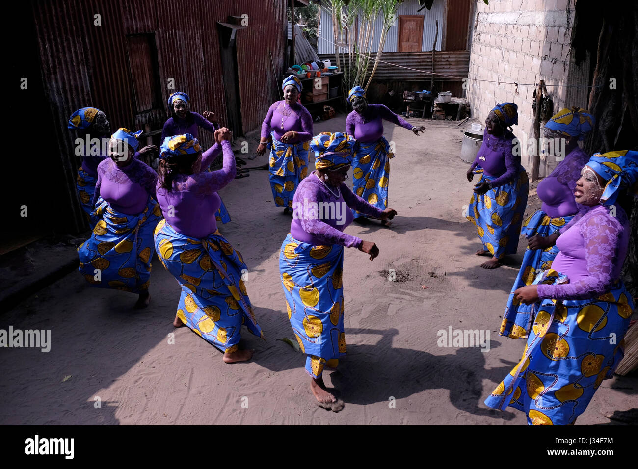 African women dance Marrabenta a popular style of Mozambican dance ...