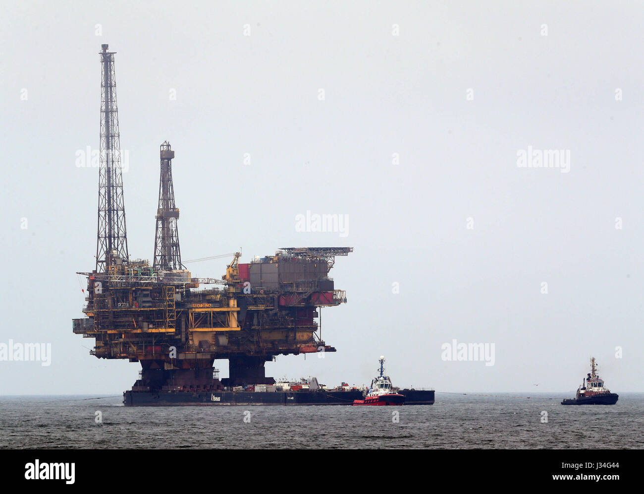 The Shell Brent Delta platform is brought to Able UK shipyard in ...