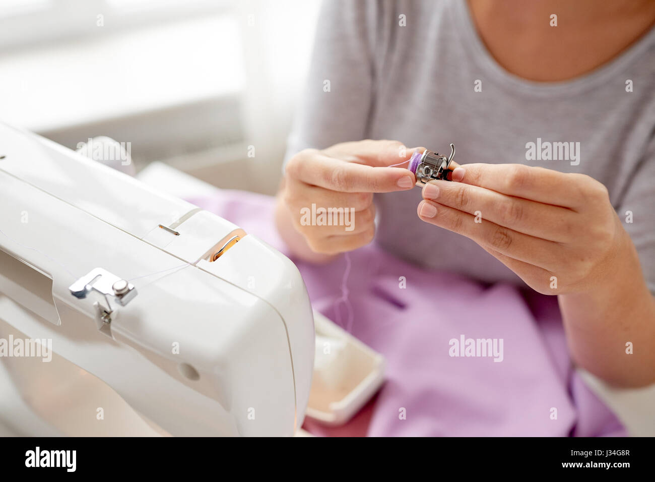 Spool sewing hi-res stock photography and images - Alamy