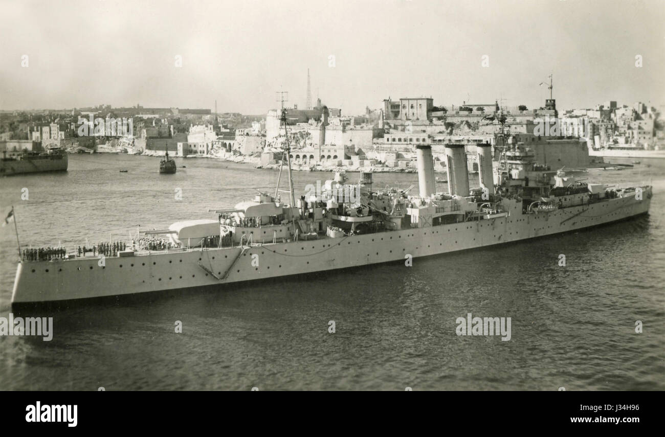 Heavy Cruiser-class HMAS Shropshire, Australia 1946 Stock Photo - Alamy