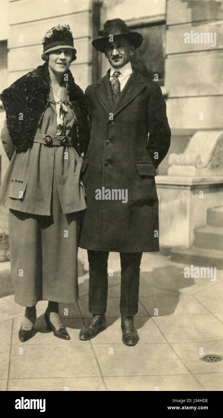 Couple dressed fashion, Italy ca. 1910 Stock Photo - Alamy