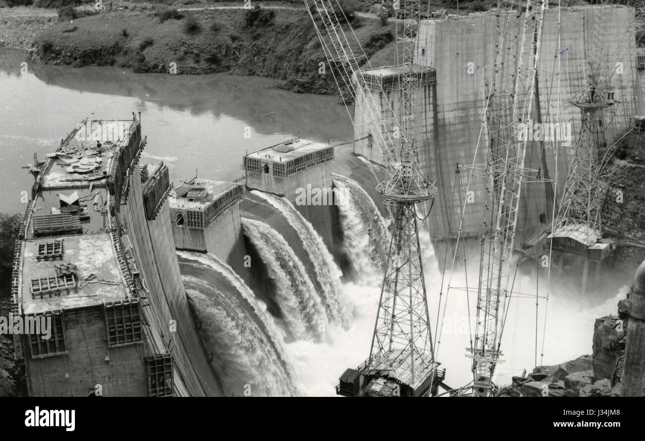 Cambambe dam, Quanza-Norte, Angola Stock Photo - Alamy
