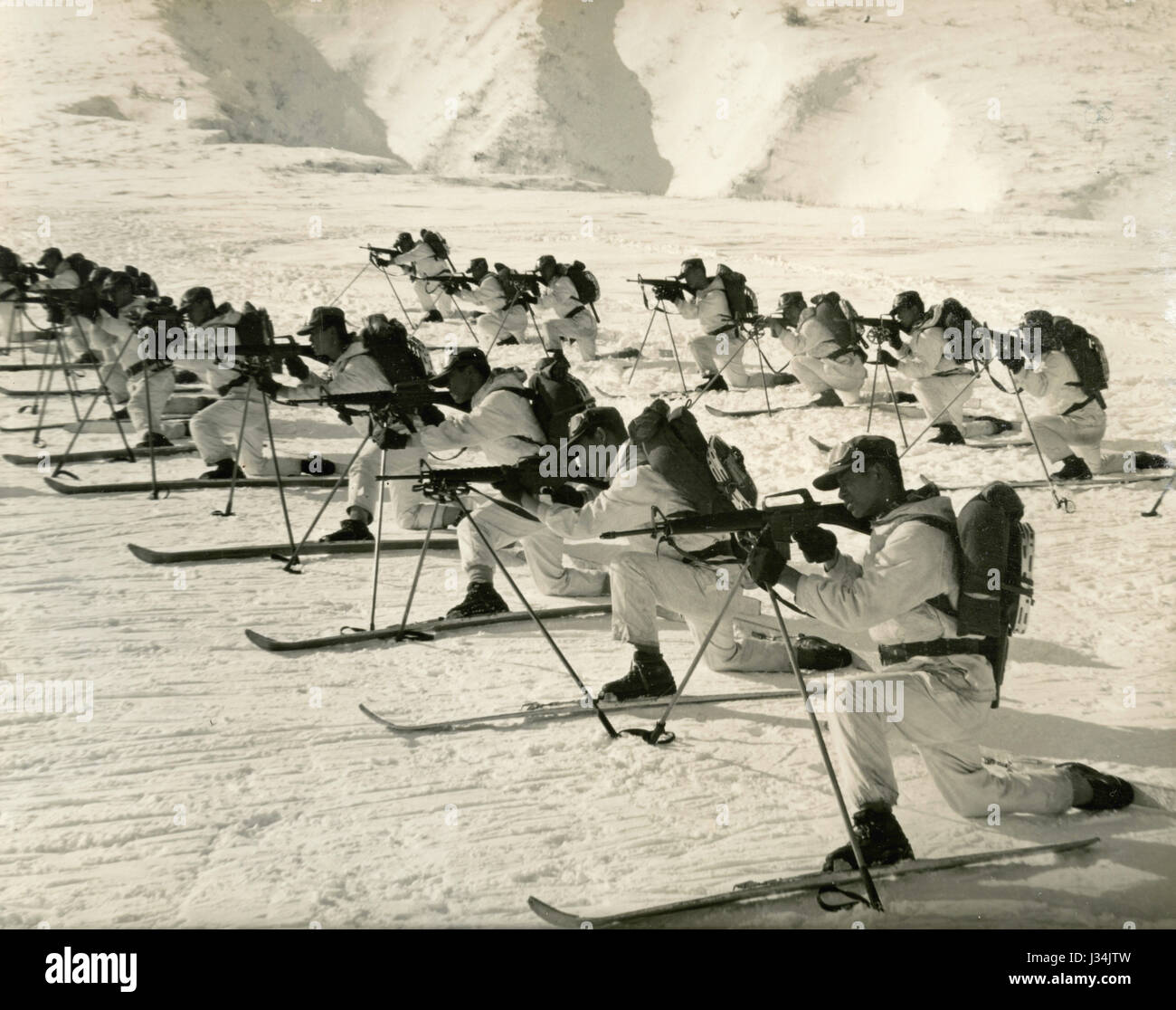 Troops 1970s hi-res stock photography and images - Alamy