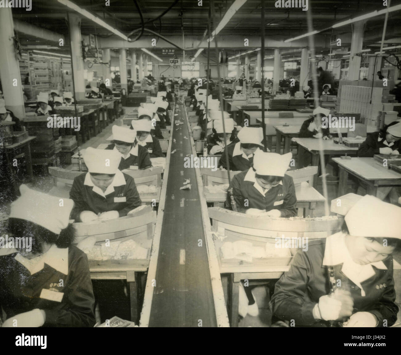 Women working 1970s hi-res stock photography and images - Alamy