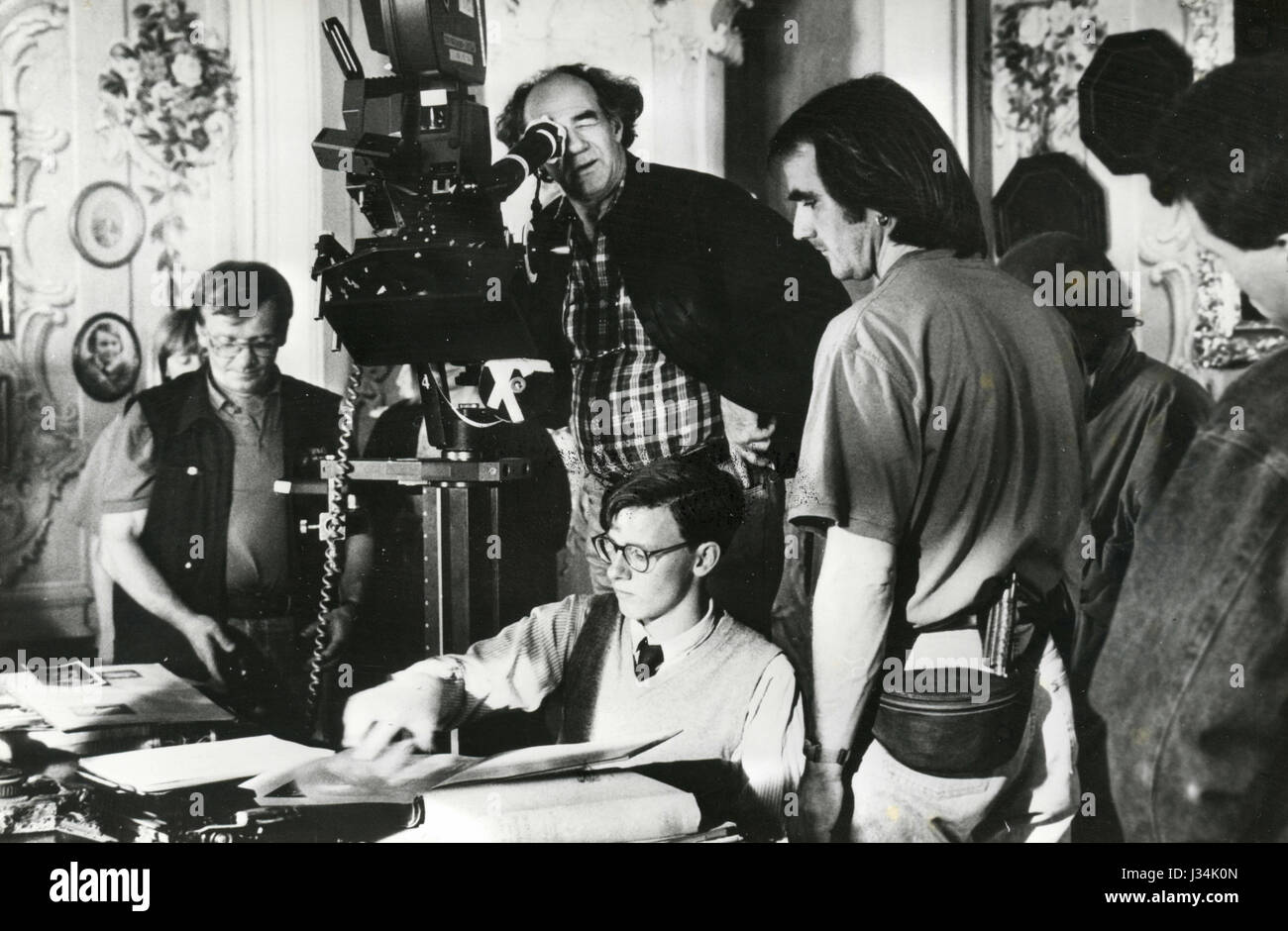Movie director George Sluizer on the set of Utz, 1992 Stock Photo - Alamy
