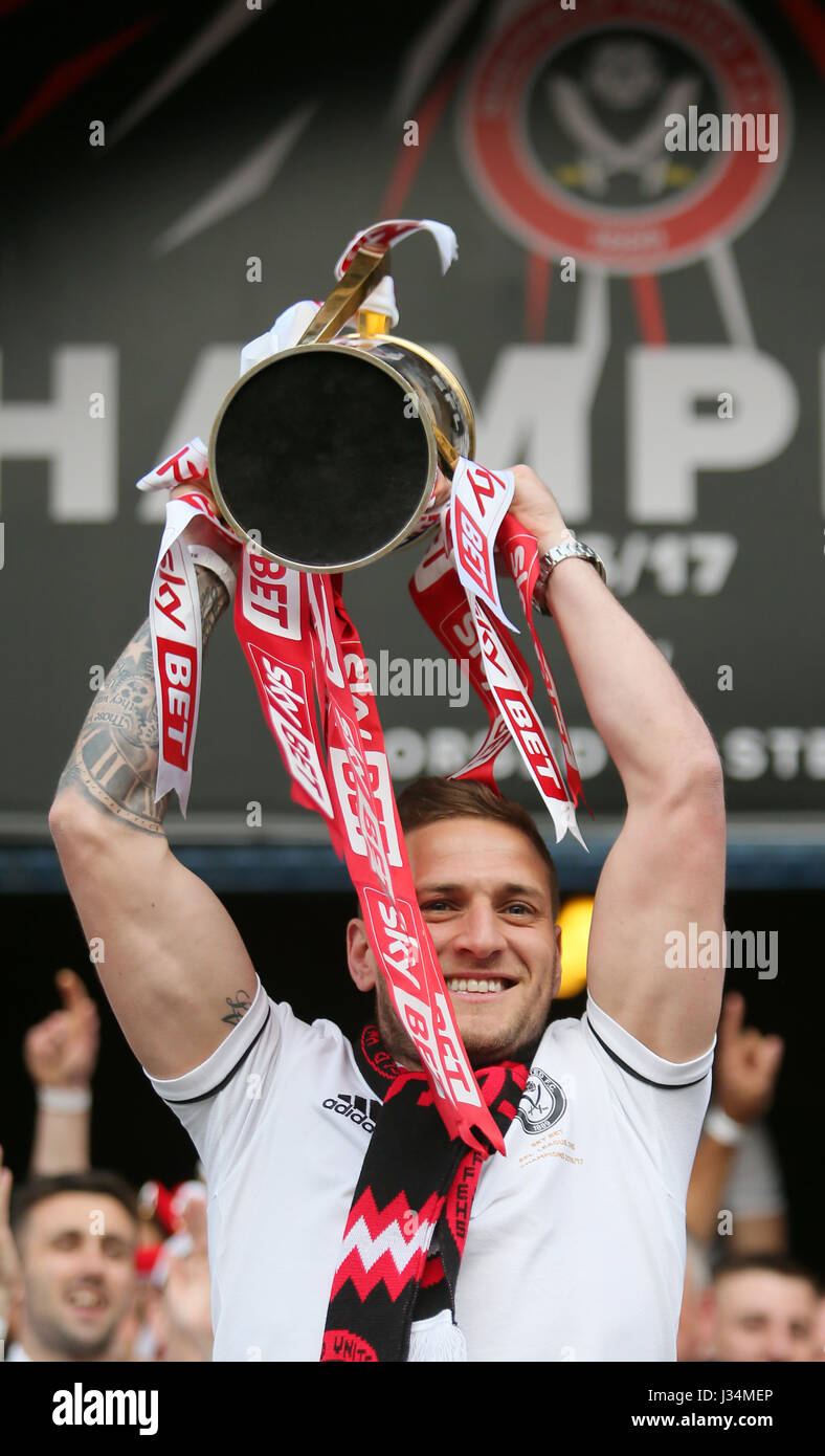 Sheffield United captain Billy Sharp with the League One trophy during ...
