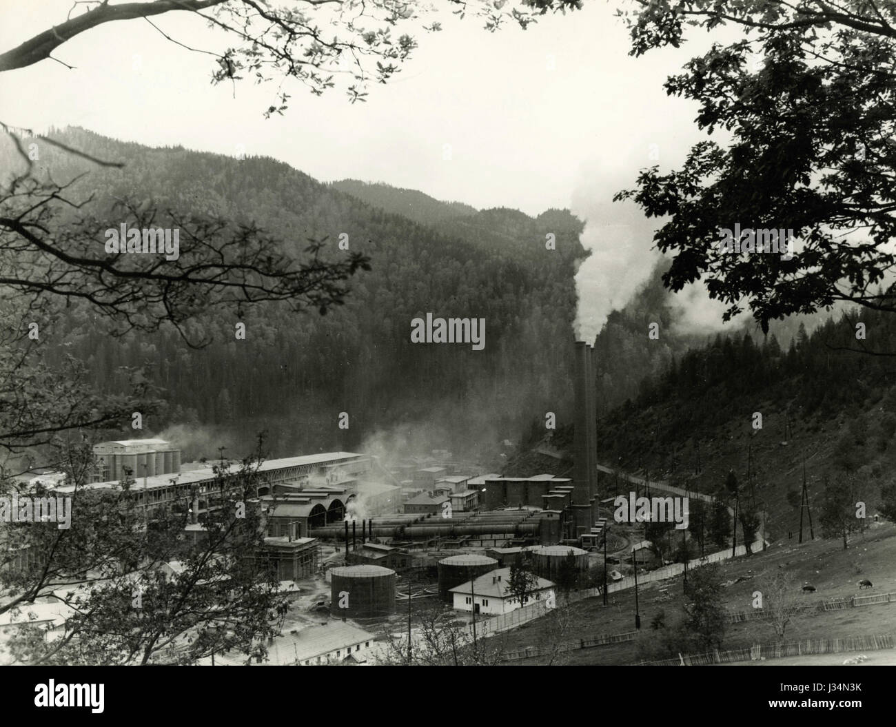 Factory 1960 hi-res stock photography and images - Alamy