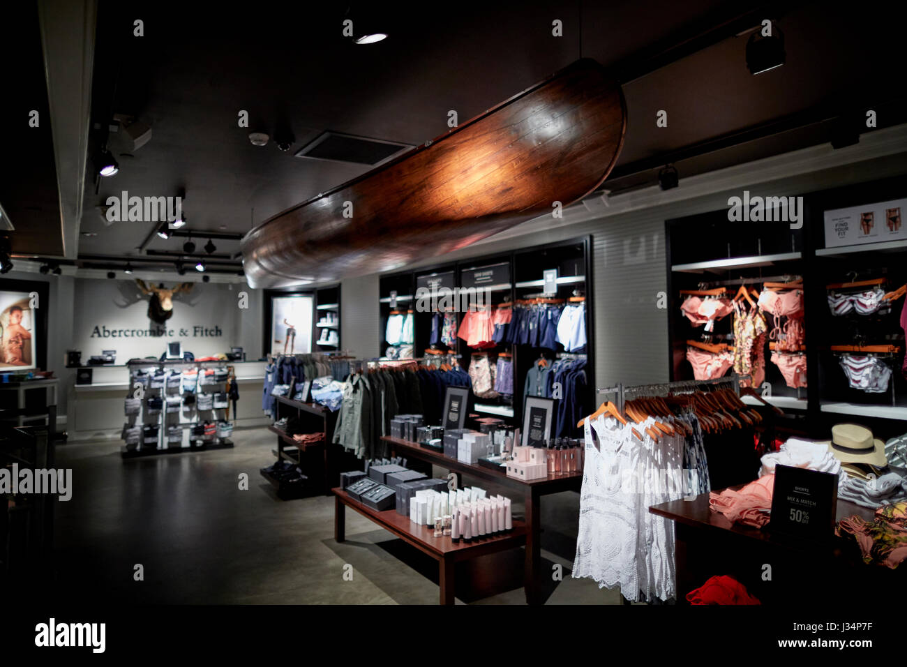 Abercrombie fitch interior High Resolution Stock Photography and Images ...
