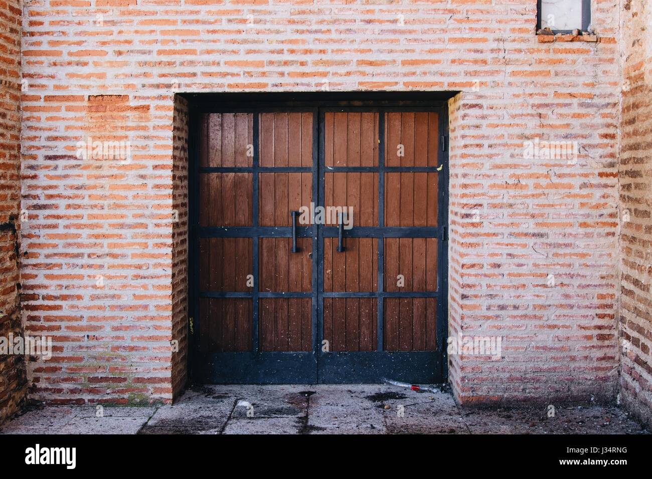 Side brick hi-res stock photography and images - Alamy