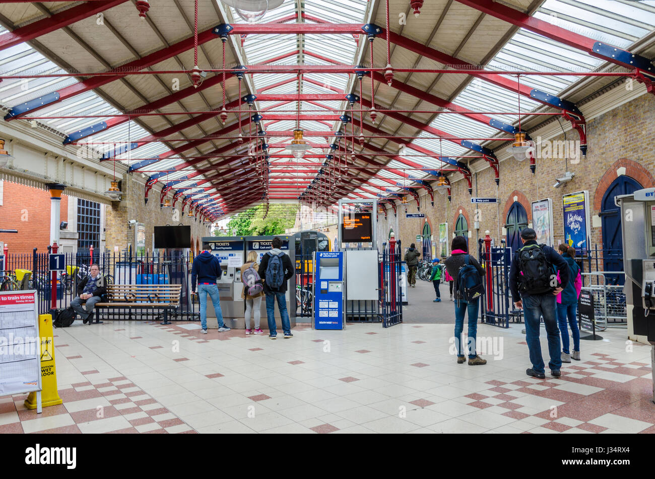Windsor and eton riverside station hi-res stock photography and images ...
