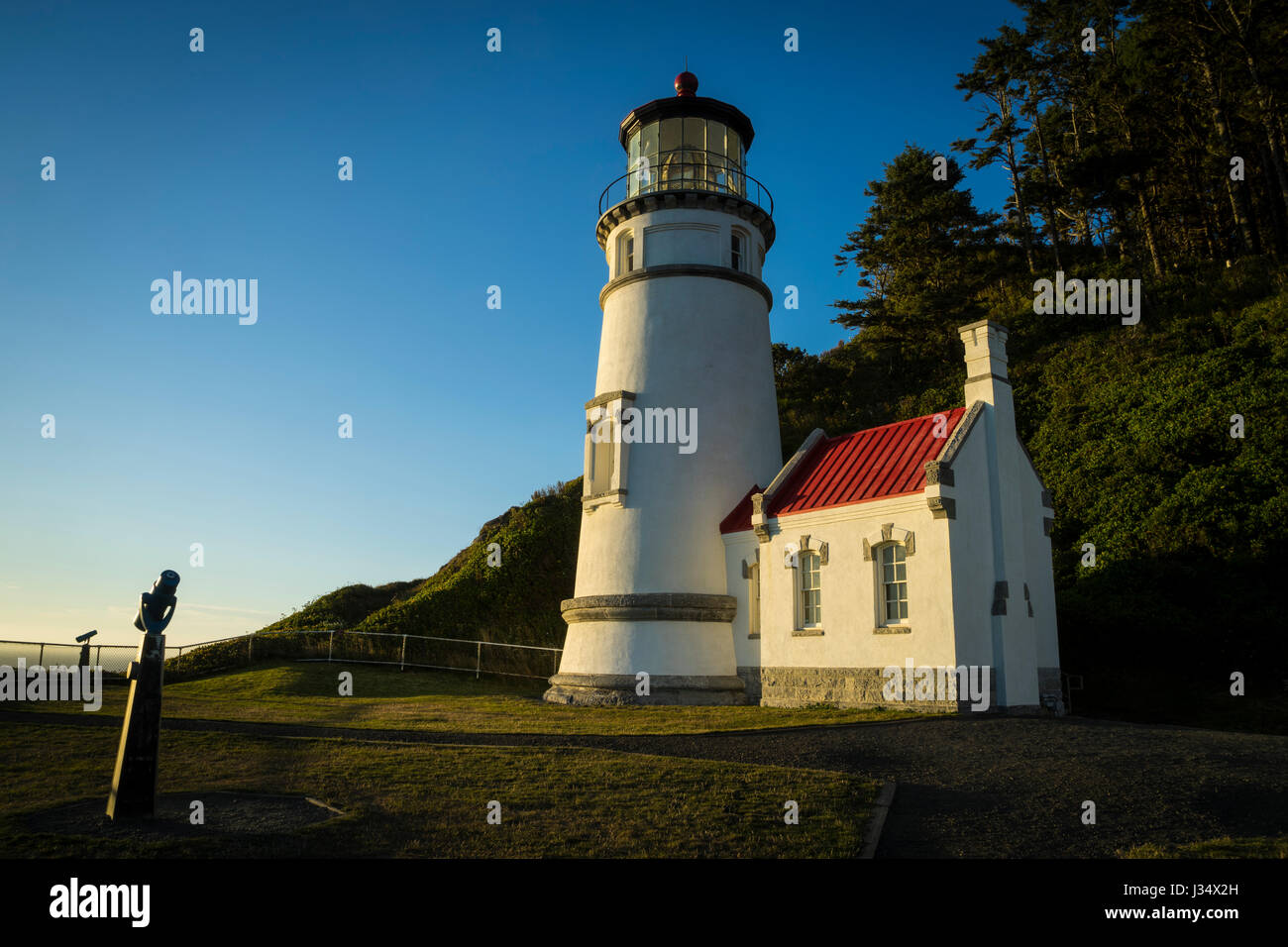 Heceta Head lighthouse on the Oregon coast Stock Photo - Alamy