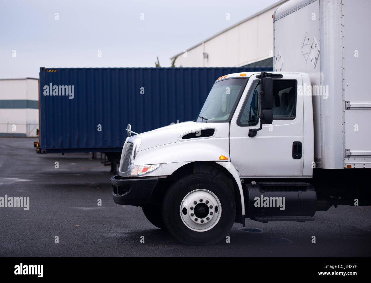 American freight store hi-res stock photography and images - Alamy