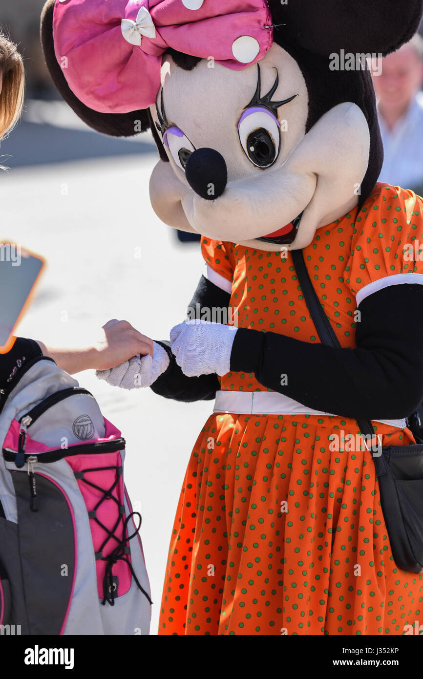 Mickey mouse drawing hi-res stock photography and images - Alamy