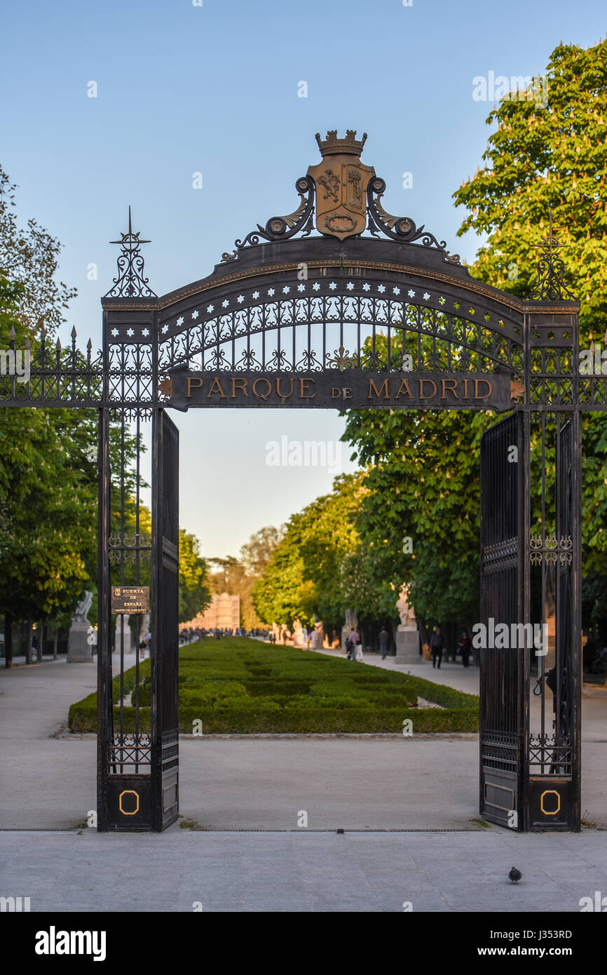 Open gates to the park of Madrid in Spring Stock Photo - Alamy