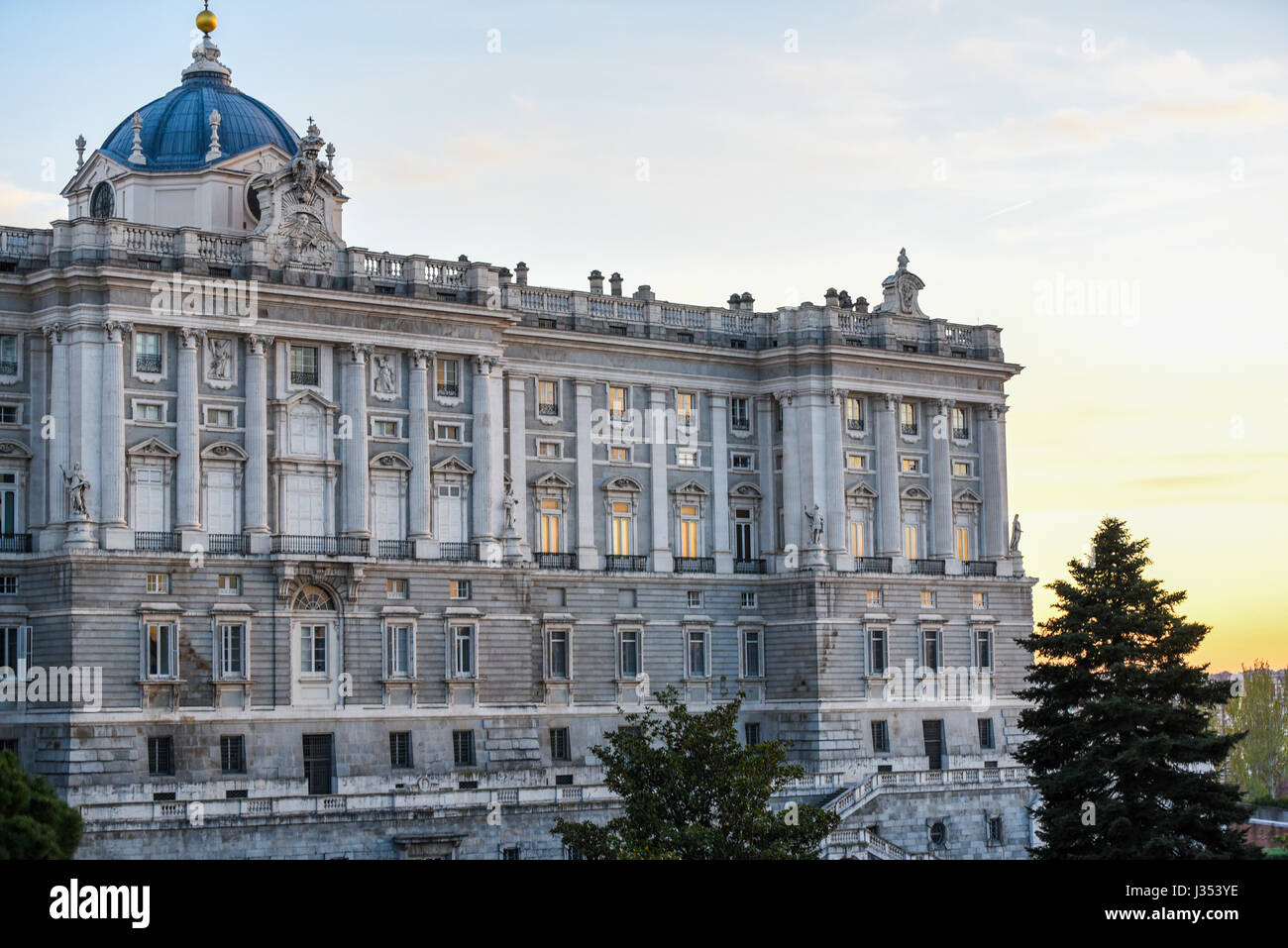 The Royal Palace of Madrid is the official residence of the Spanish ...
