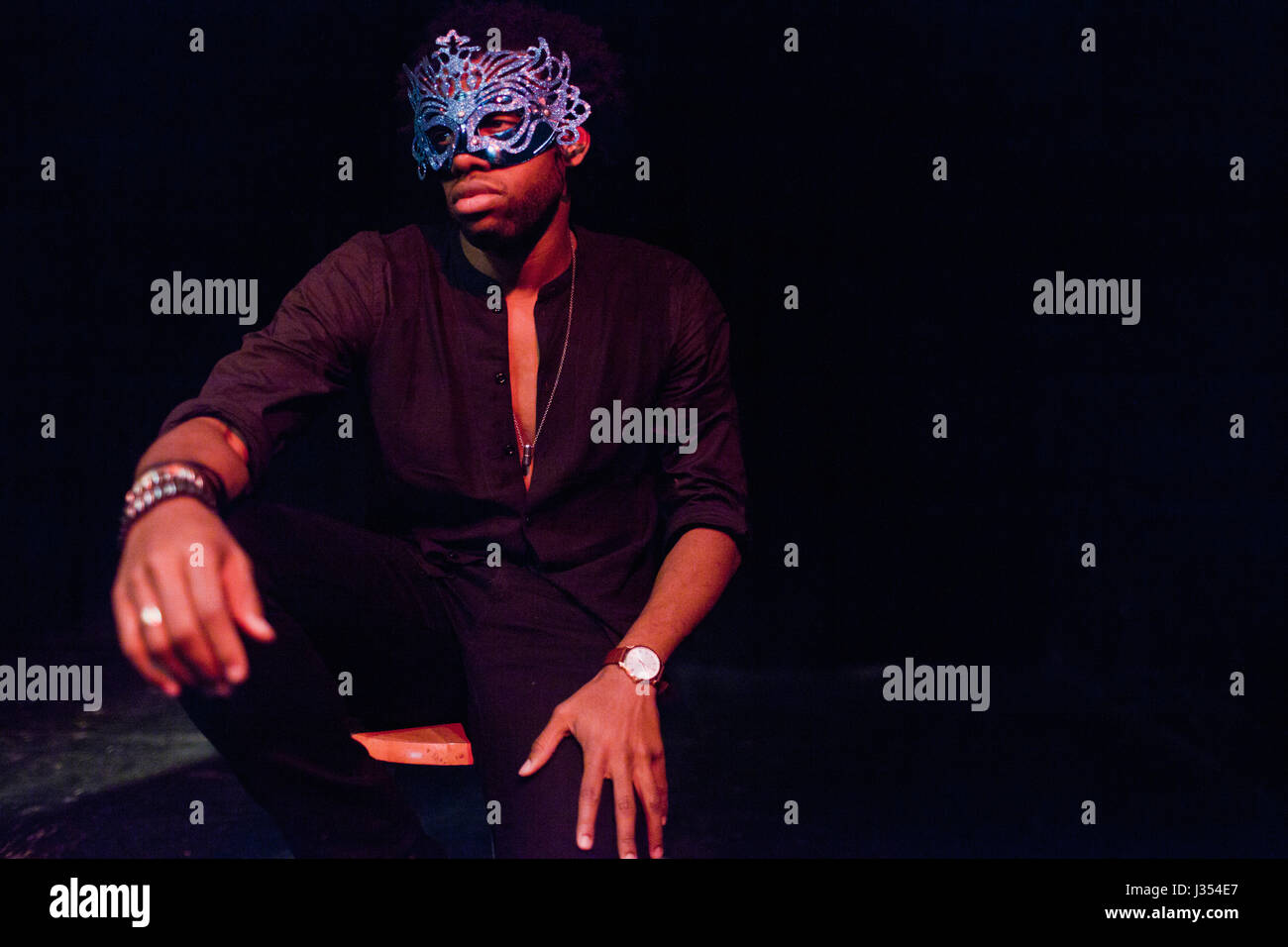 African american actor on stage hi-res stock photography and images - Alamy