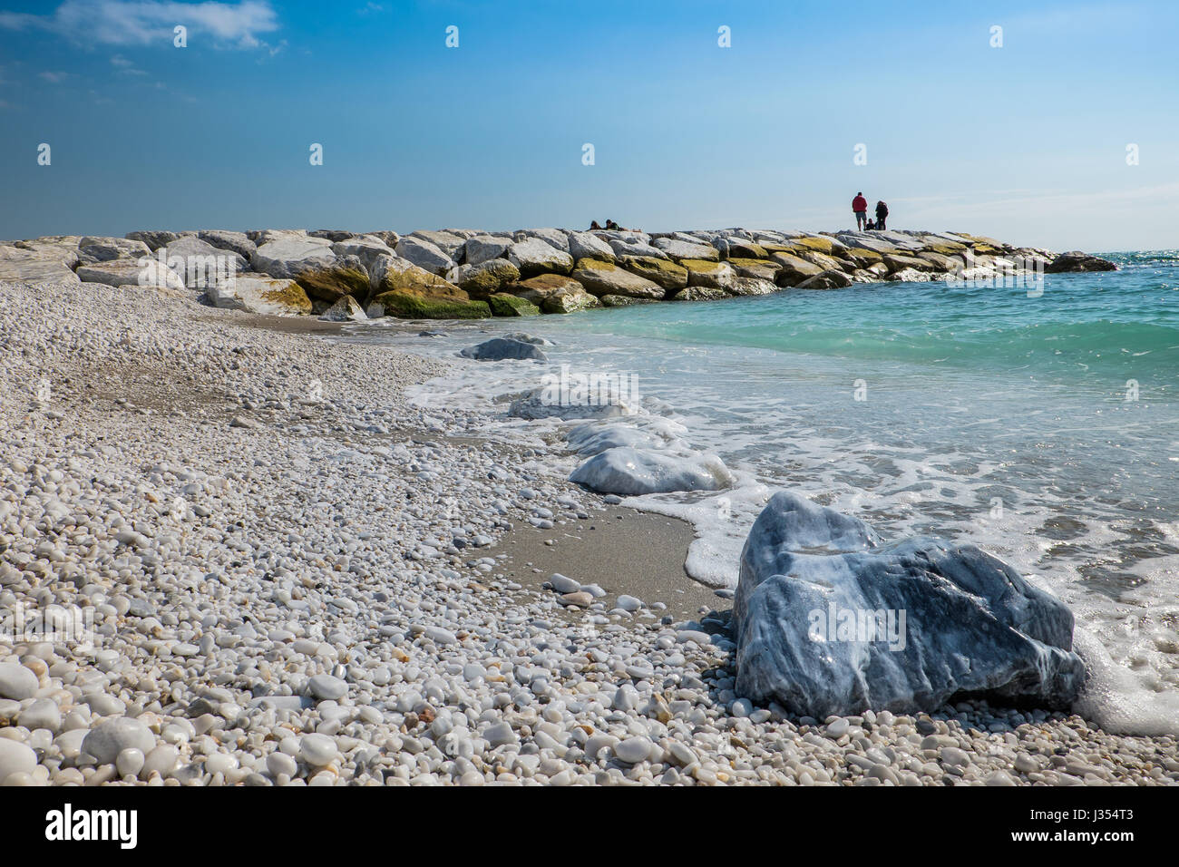 MARINA DI PISA, ITALY - Avril 24, 2017: View of the sea and the beach ...
