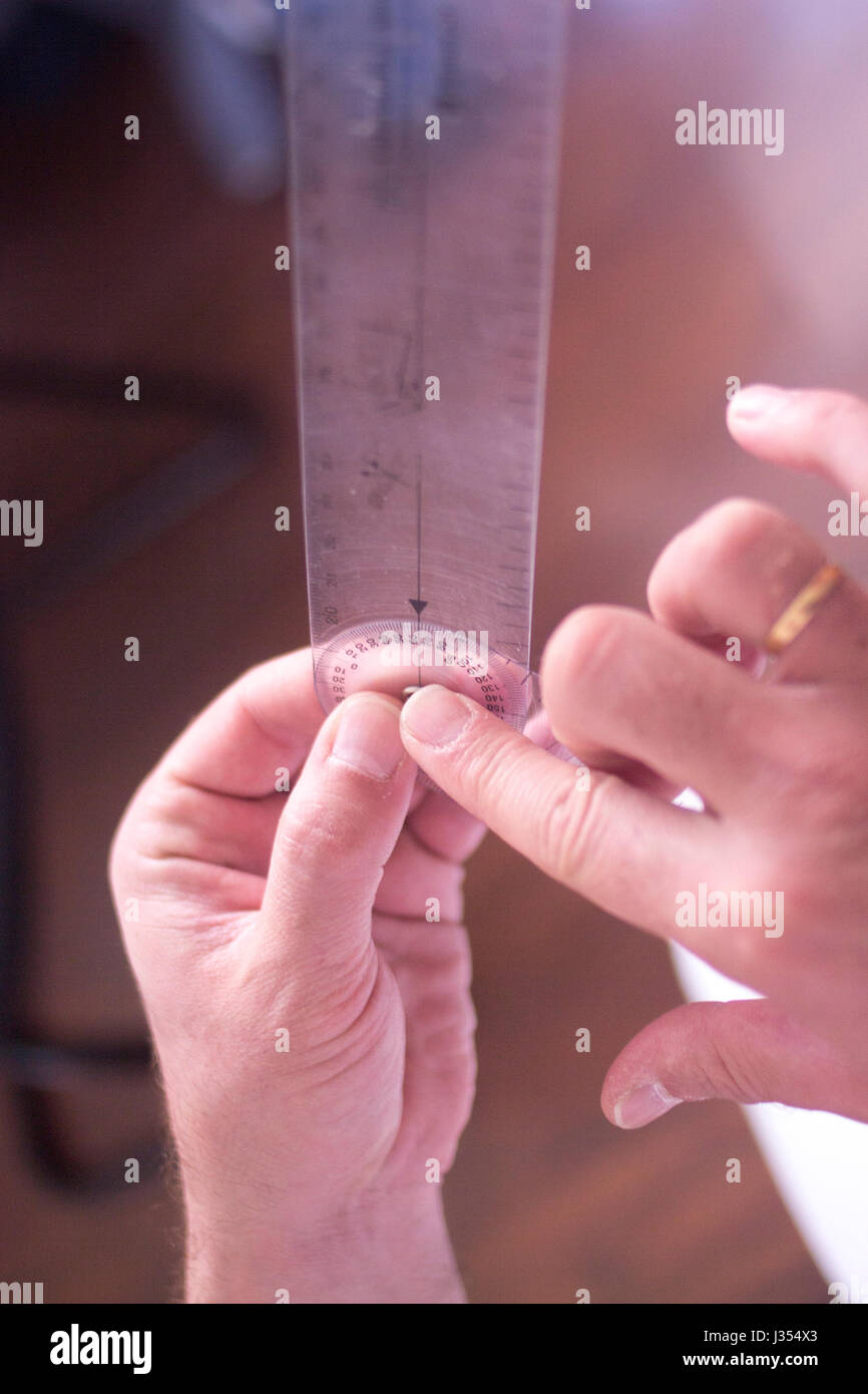 Physical therapy mecical clinic physiotherapy goniometer to measure ...