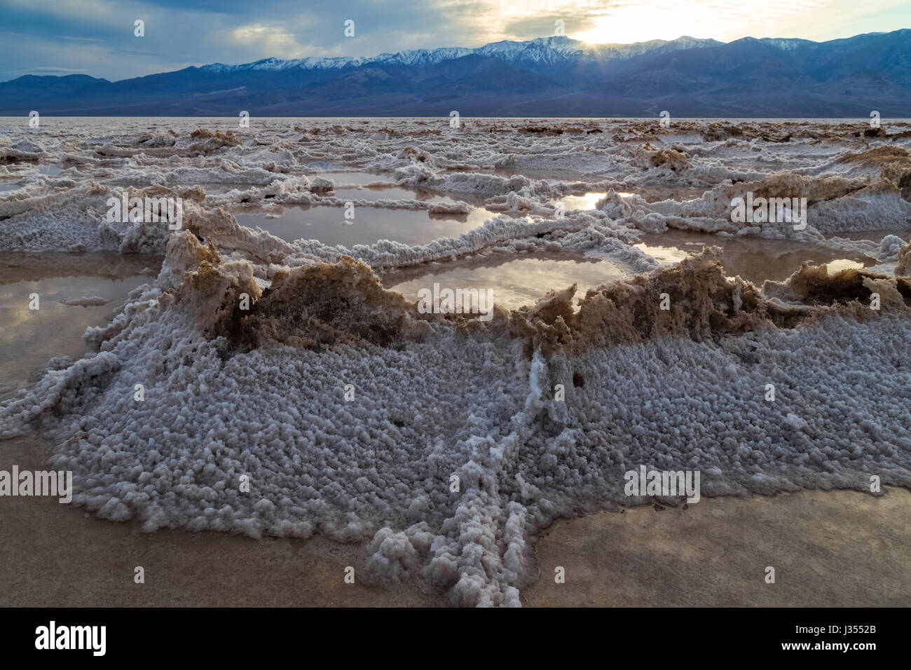 Beautiful amazing death valley national hi-res stock photography and ...