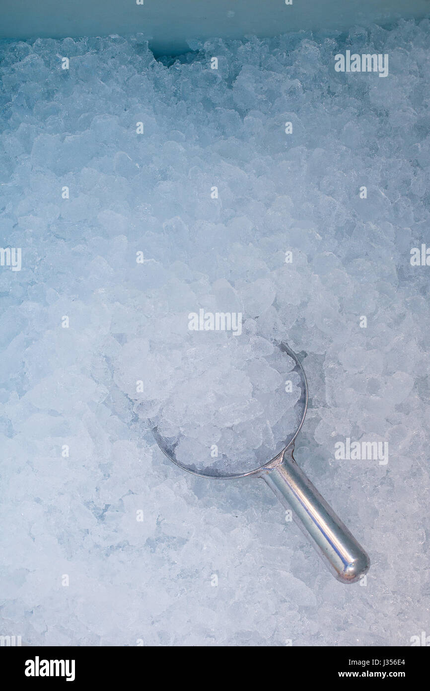 Ice in Ice Bucket with cool Stock Photo - Alamy