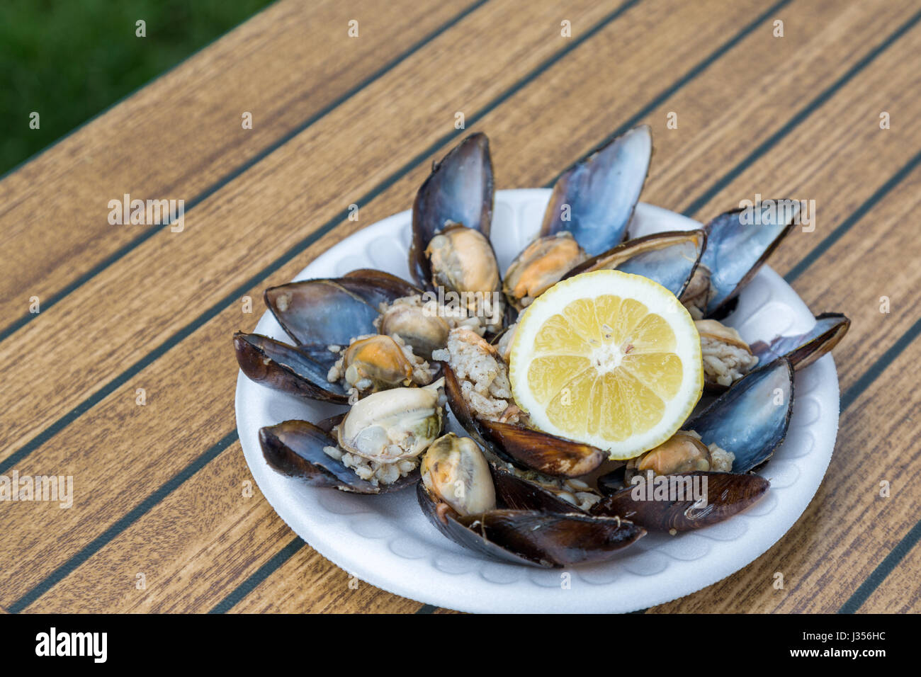 Mussels gratin gratin seafood hi-res stock photography and images - Alamy