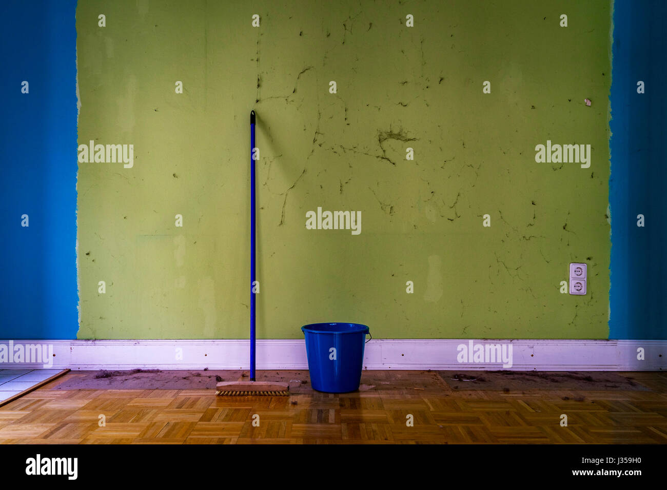 Please clean room hi-res stock photography and images - Alamy