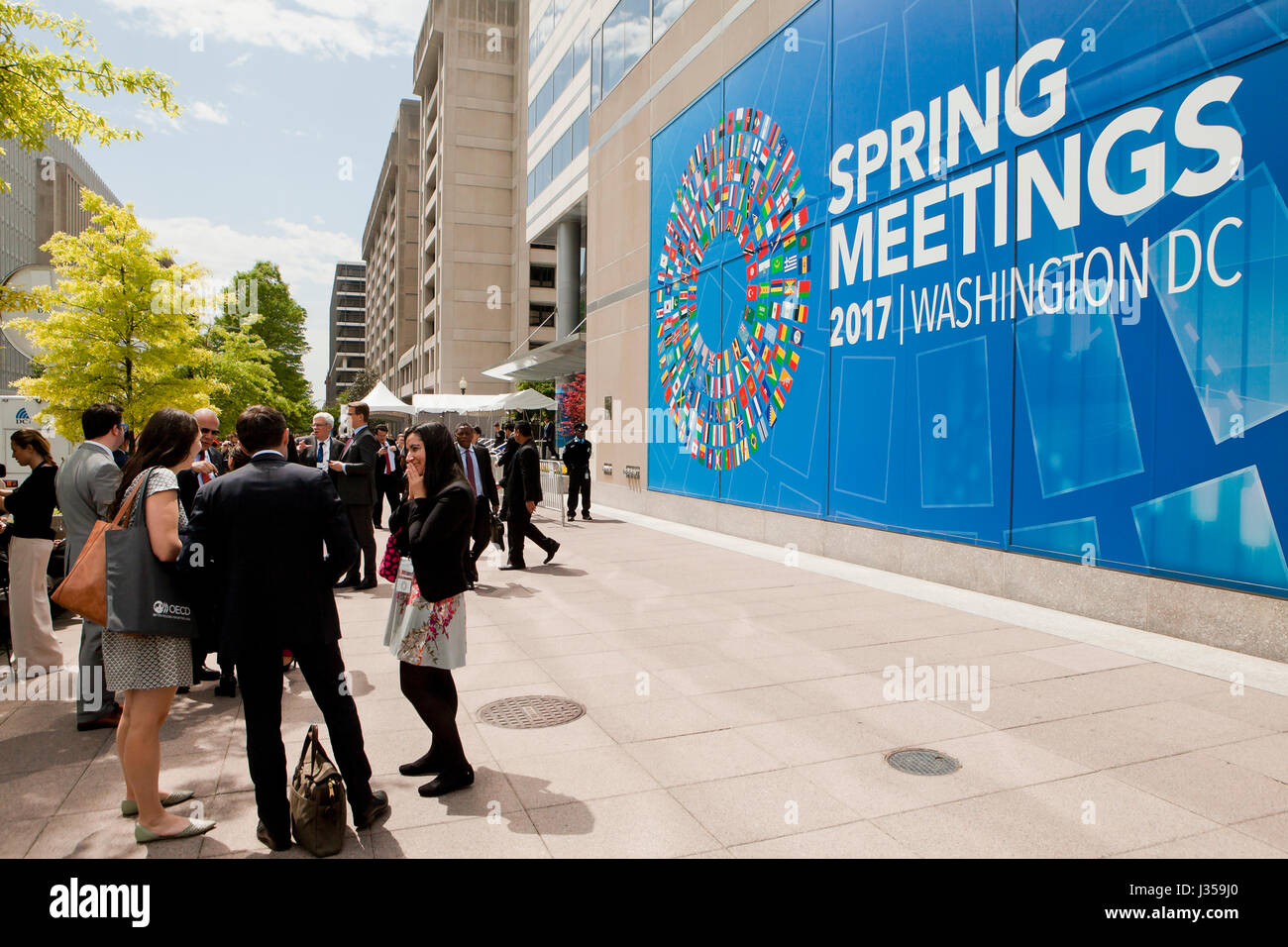 International monetary fund world headquarters hi-res stock photography ...