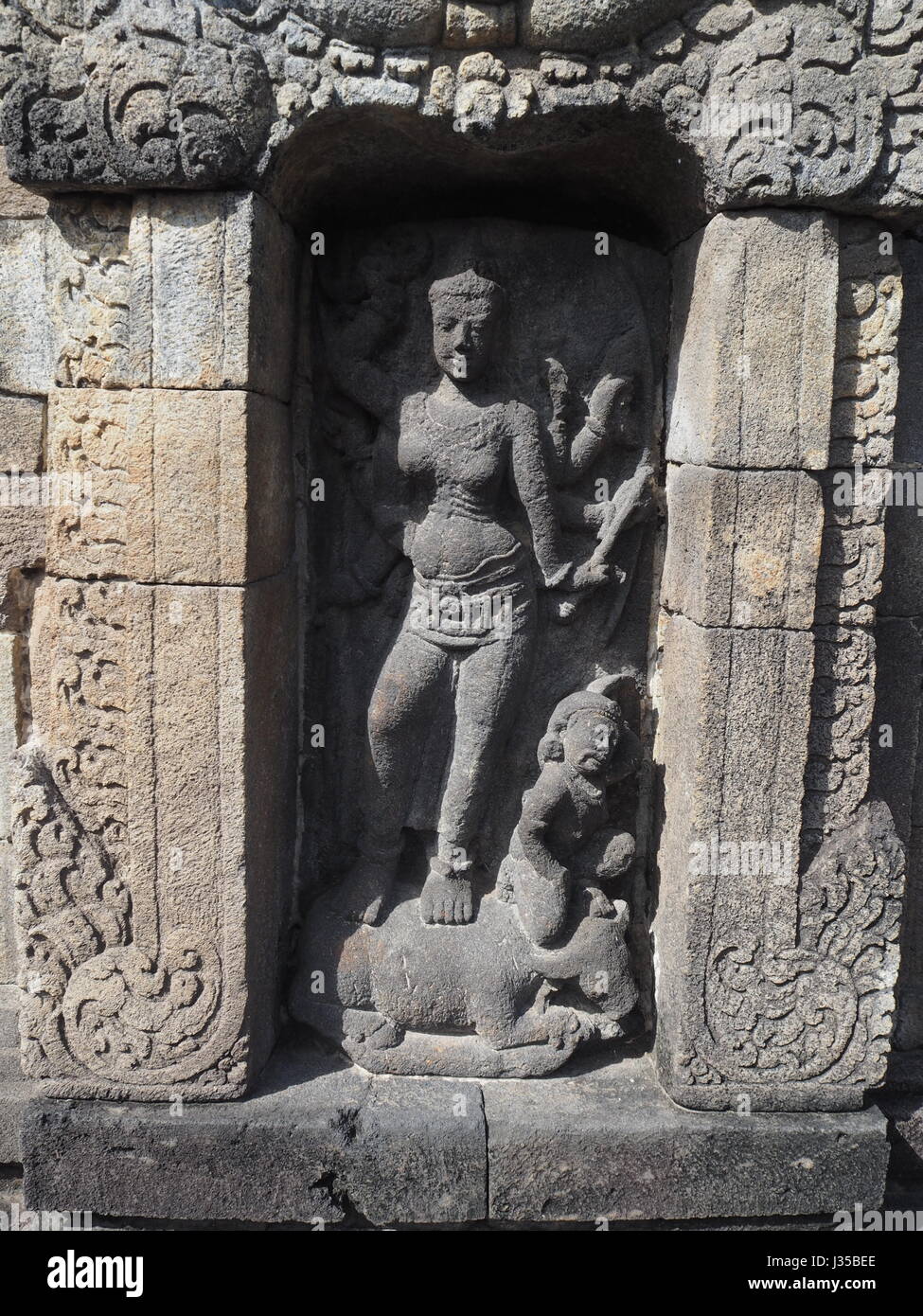Ancient sculpture statue on temple Stock Photo - Alamy