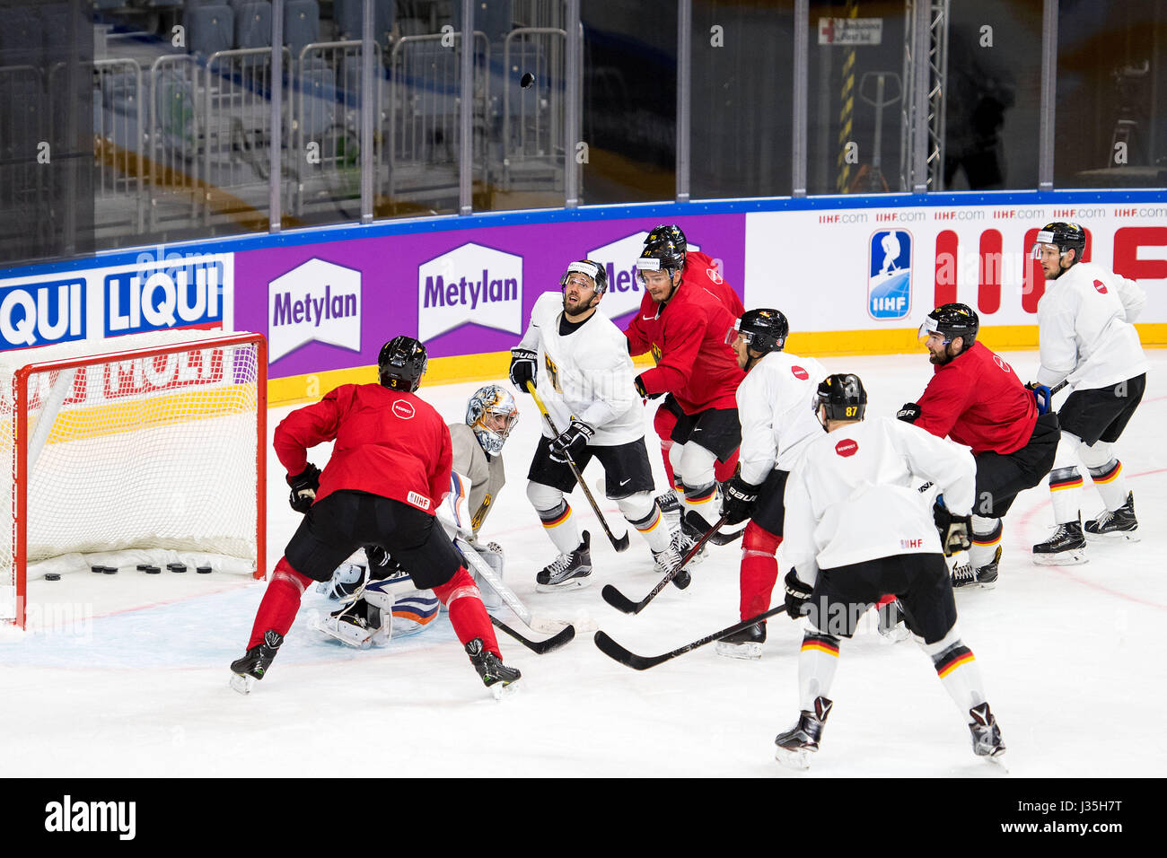 Cologne, Germany. 3rd May, 2017. German players at a German ice hockey ...