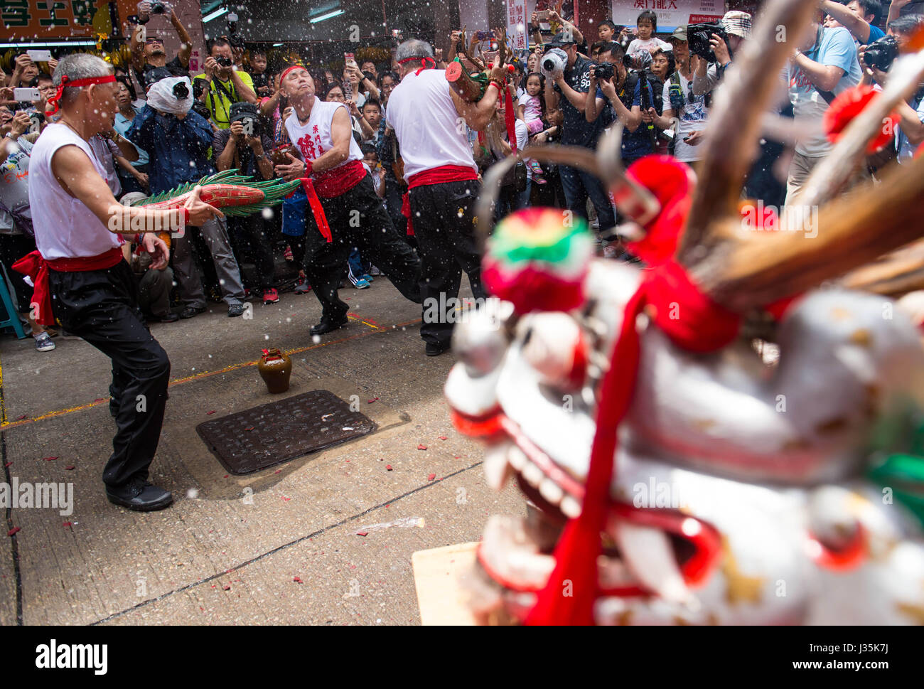 Drunken dragon hi-res stock photography and images - Alamy