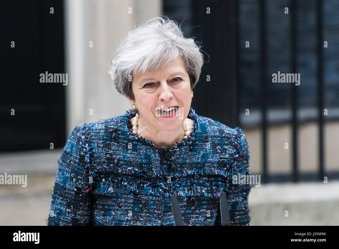 Lectern outside downing street hi-res stock photography and images - Alamy