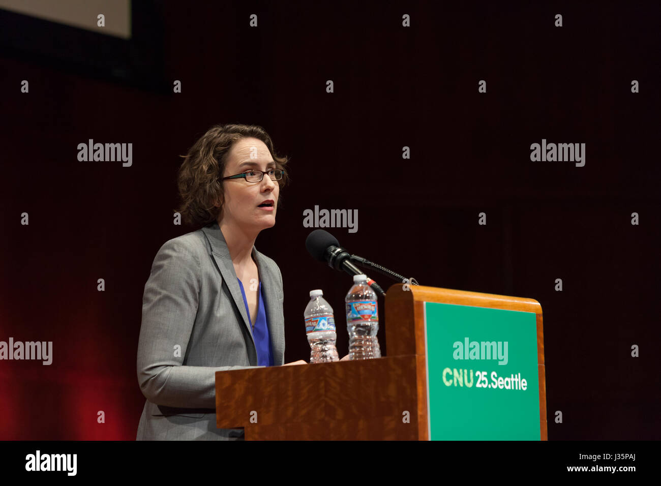 Elizabeth kneebone hi-res stock photography and images - Alamy