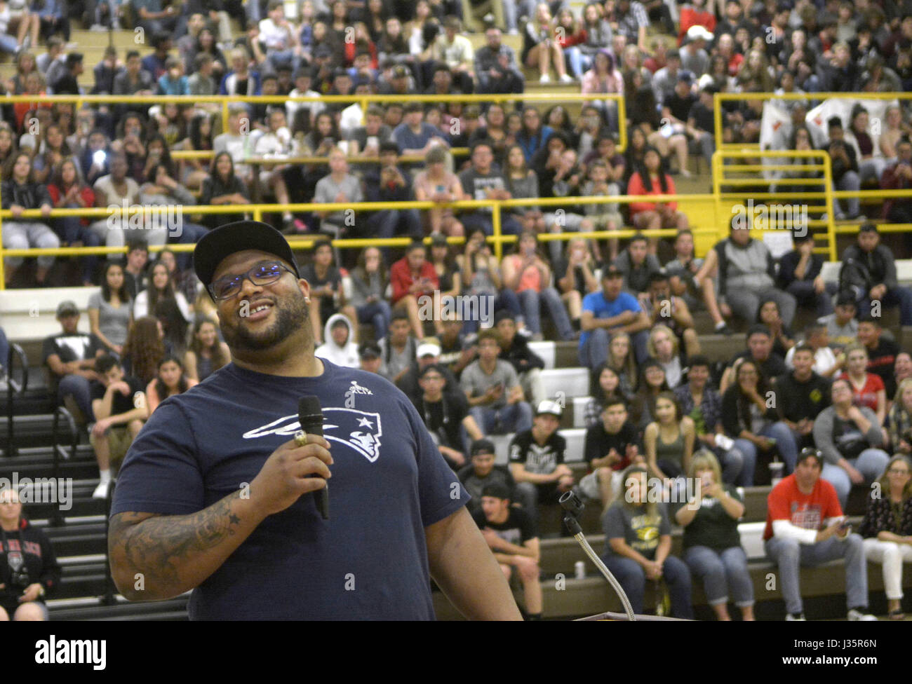 Usa. 3rd May, 2017. SPORTS -- Former Cibola football player and current ...