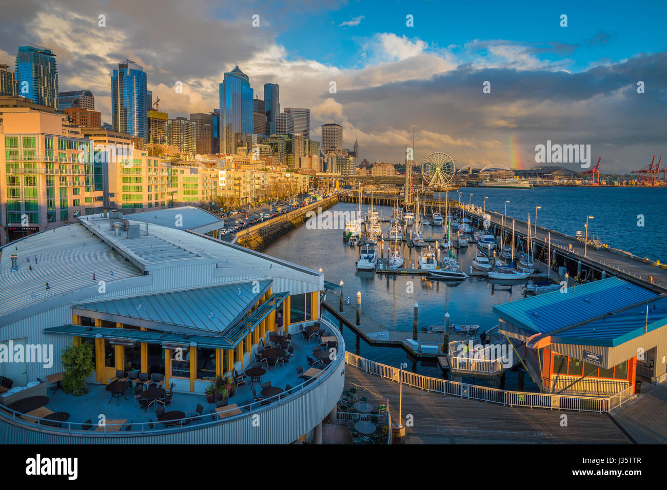Seattle skyline from Pier 66 Stock Photo - Alamy