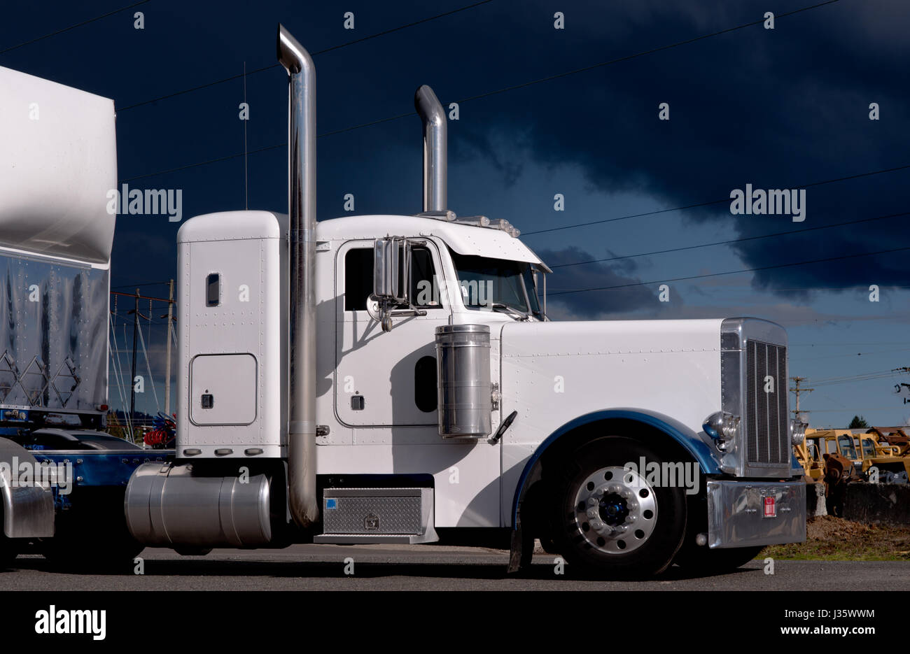 Truck stop hi-res stock photography and images - Alamy