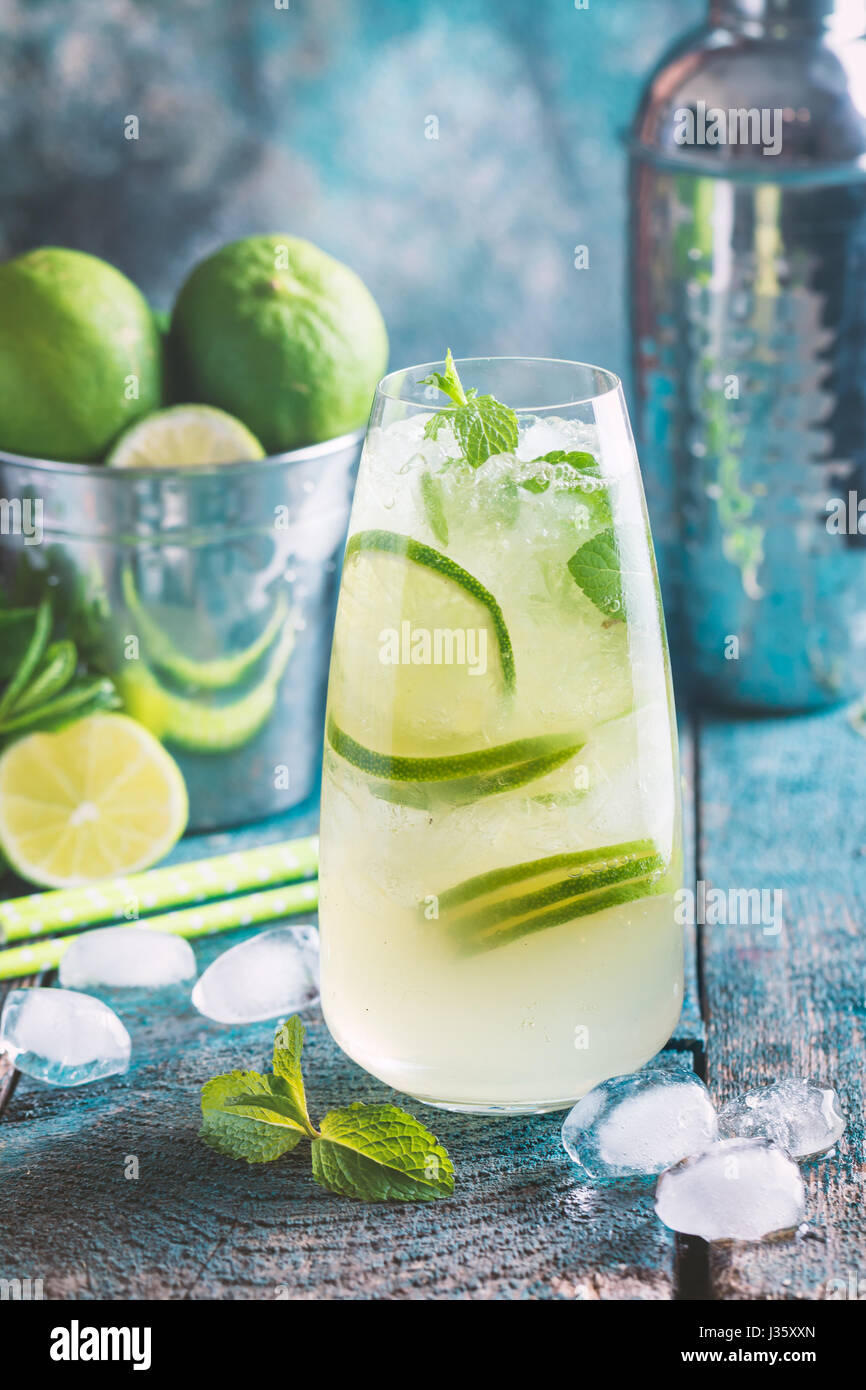 Mojito cocktail with lime and mint Stock Photo - Alamy