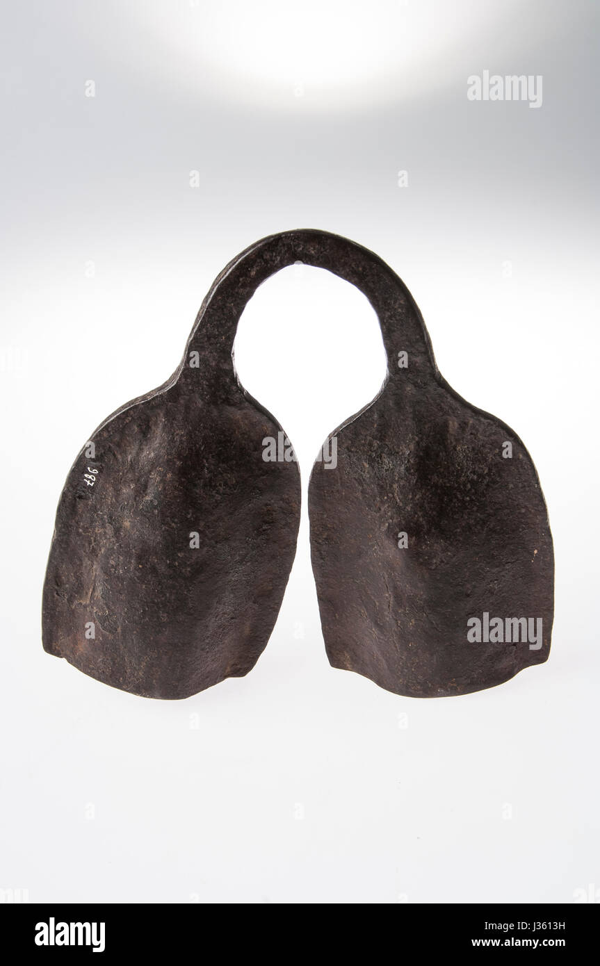 African agogo bell hi-res stock photography and images - Alamy