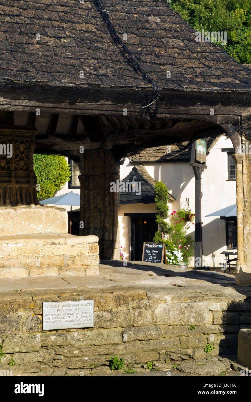 Market cross castle combe hi-res stock photography and images - Alamy