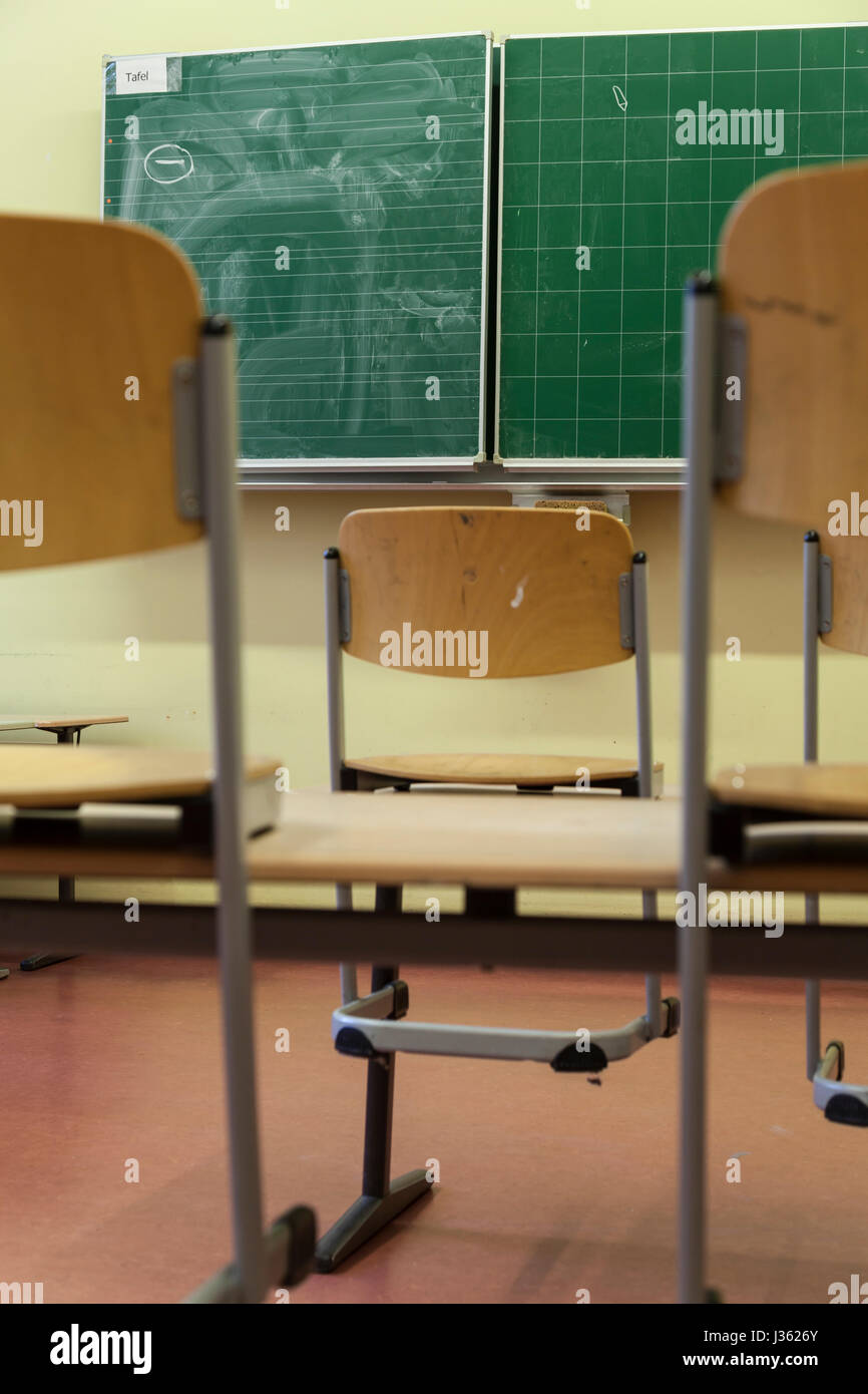 Empty classroom and blackboard Stock Photo - Alamy