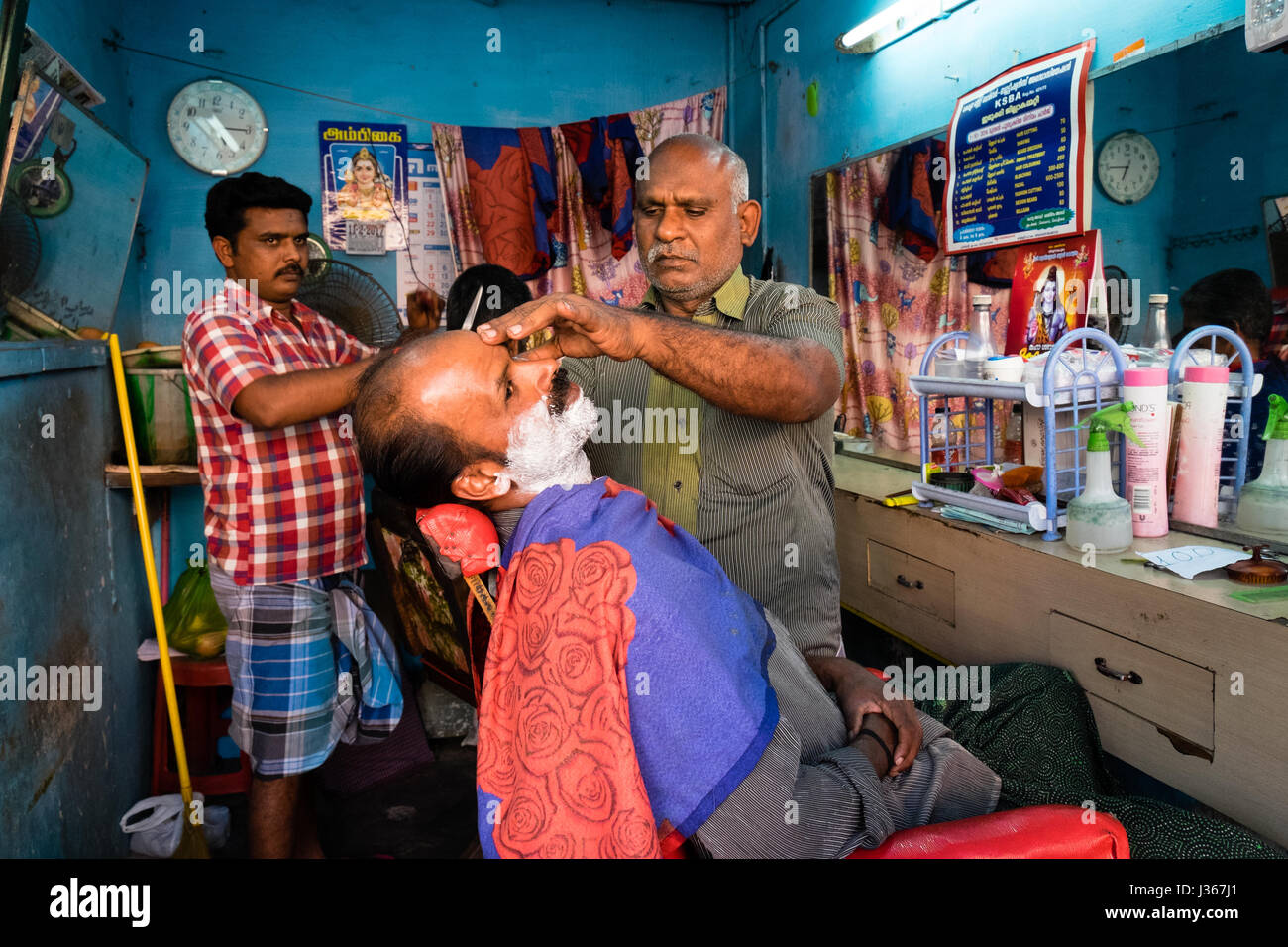 Inside a barber shop hi-res stock photography and images - Alamy