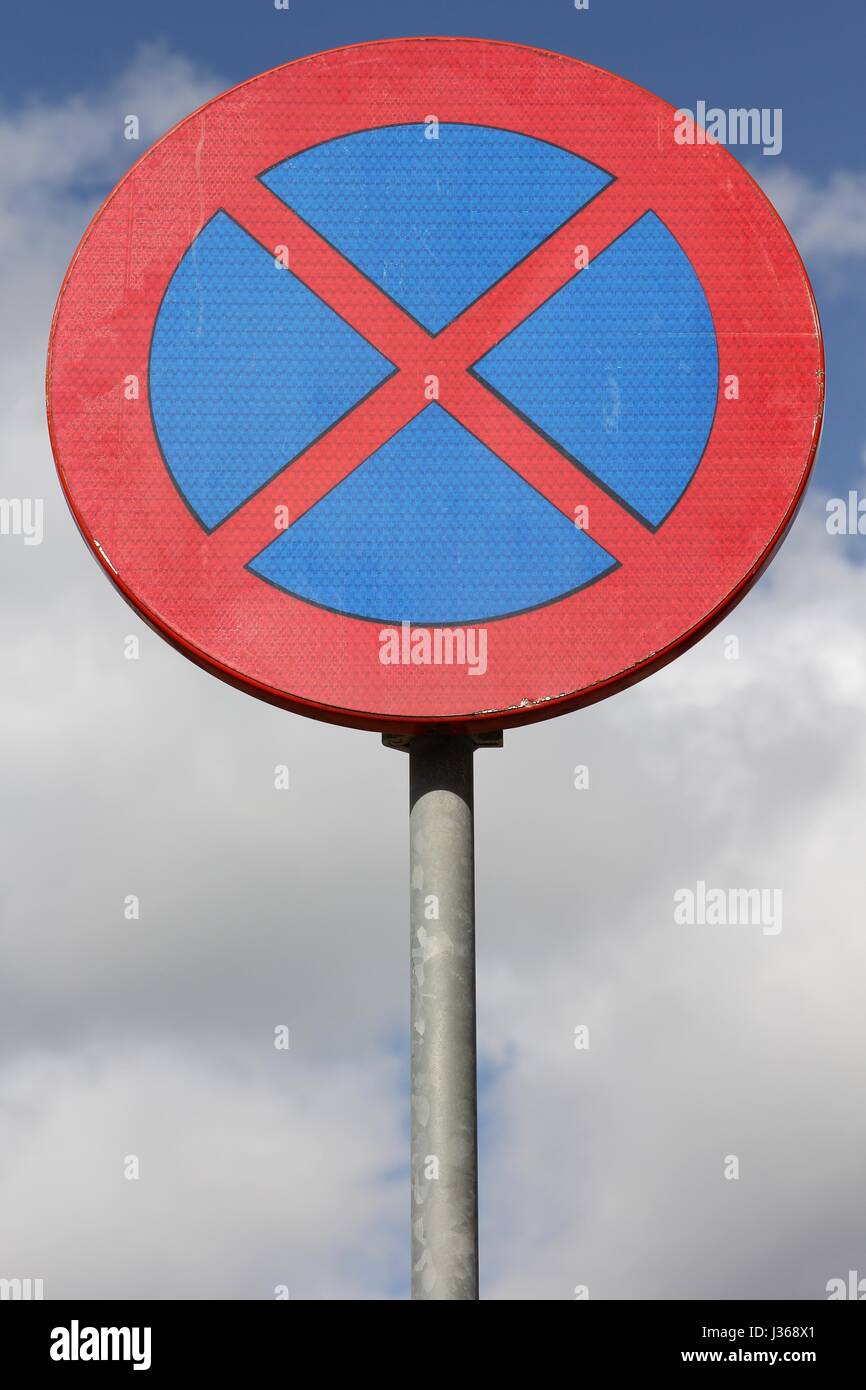 Dutch road sign: no stopping Stock Photo - Alamy