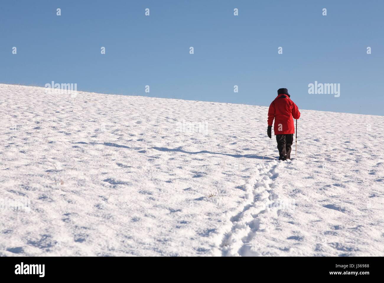 Women walking alone hi-res stock photography and images - Alamy