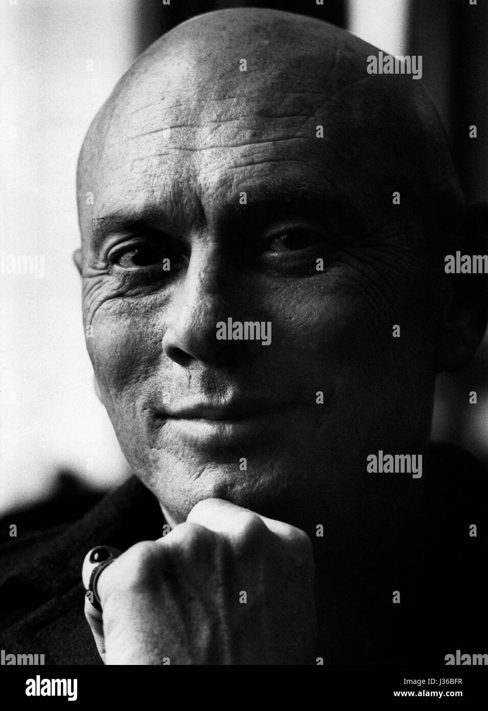 Yul brynner Black and White Stock Photos & Images - Alamy