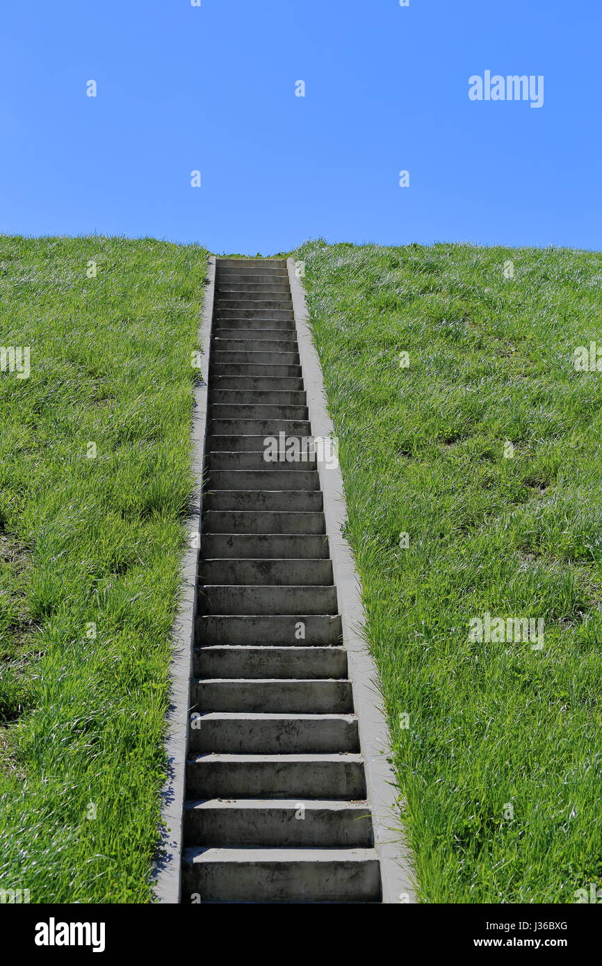 Green stairs pattern hi-res stock photography and images - Alamy