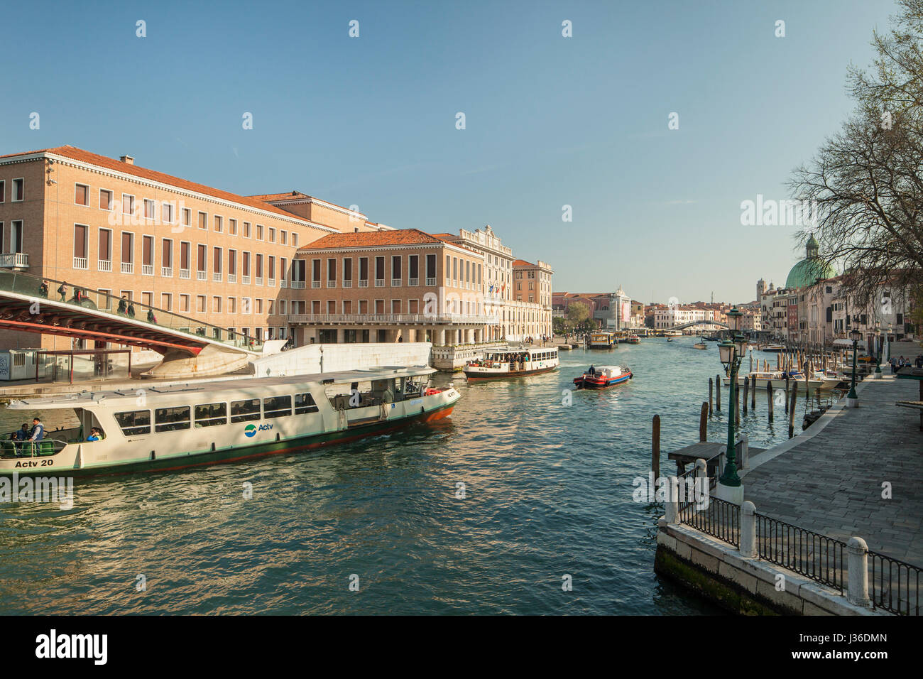 Water vaporetto on the grand canal hi-res stock photography and images ...
