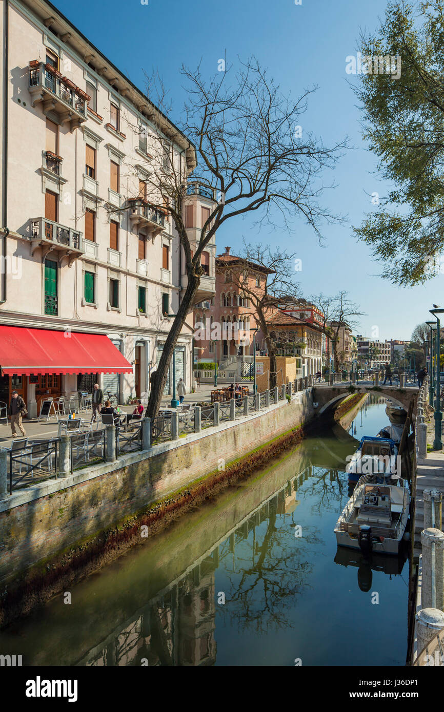 Spring afternoon on Lido island in Venice Stock Photo - Alamy